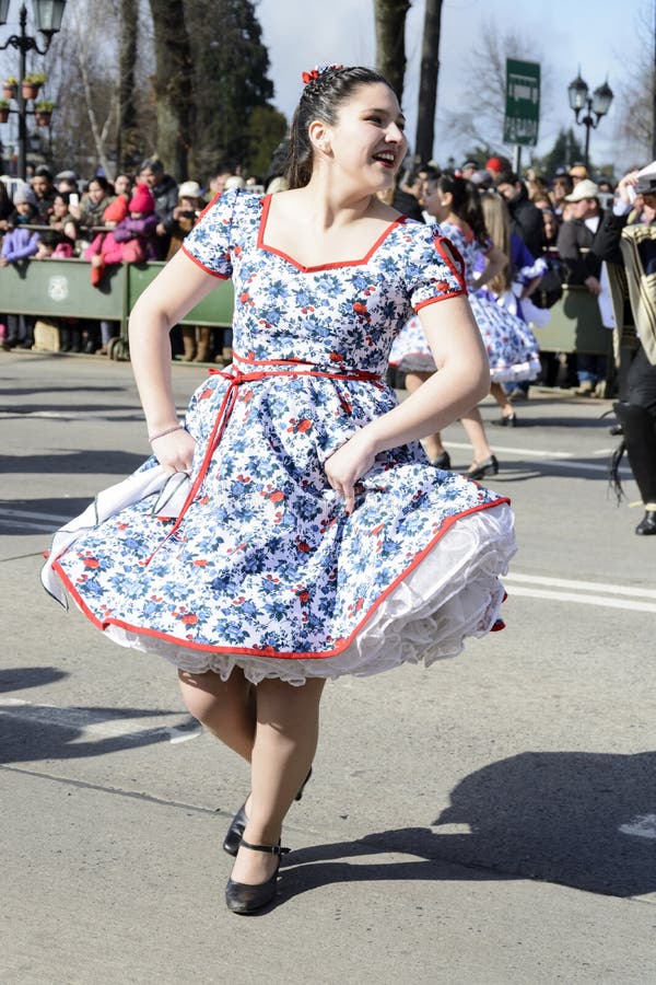 Danse Traditionnelle Du Chili Photographie éditorial - Image du coloré ...