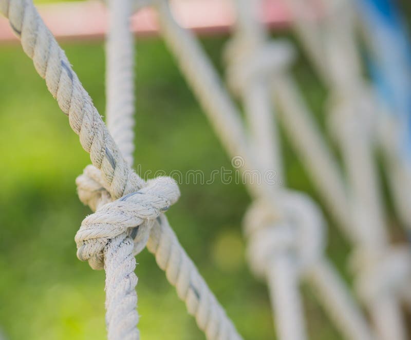Cuerda atada en un nudo foto de archivo. Imagen de nudo - 76791984