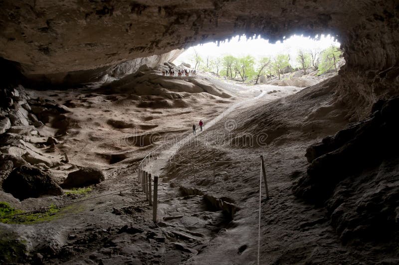 Cueva de Milodon - Chile foto de archivo. Imagen de bosque - 91364060