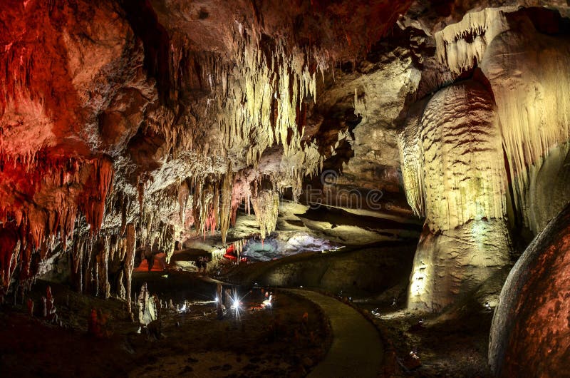 Cueva De PROMETHEUS, Georgia Foto de archivo - Imagen de georgia ...