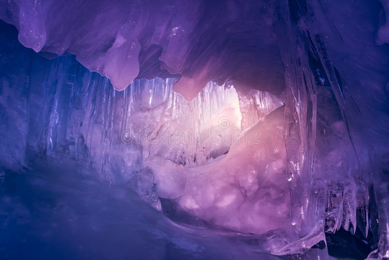 Violeta, Cueva De Hielo En La Antártida Imagen de archivo - Imagen de ...