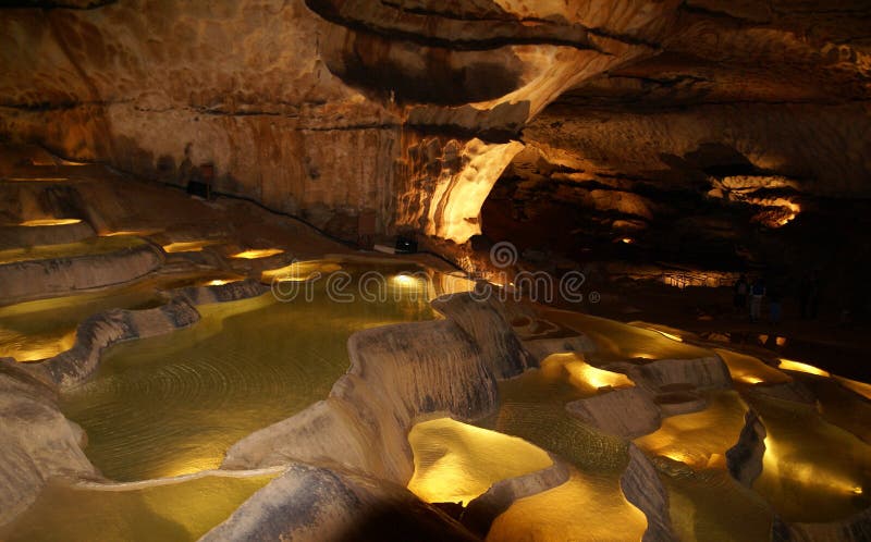 Cuevas Interiores De Madeleine Foto de archivo - Imagen de interior ...