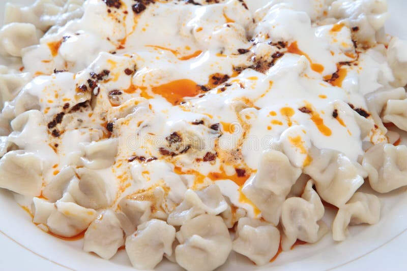 Cuisine Turque Traditionnelle - Manti - Ravioli Turcs Image stock ...