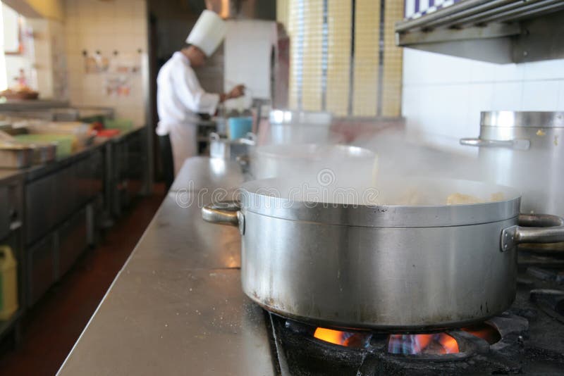 Cuisson image stock. Image du hommes, employé, ébullition - 6240839