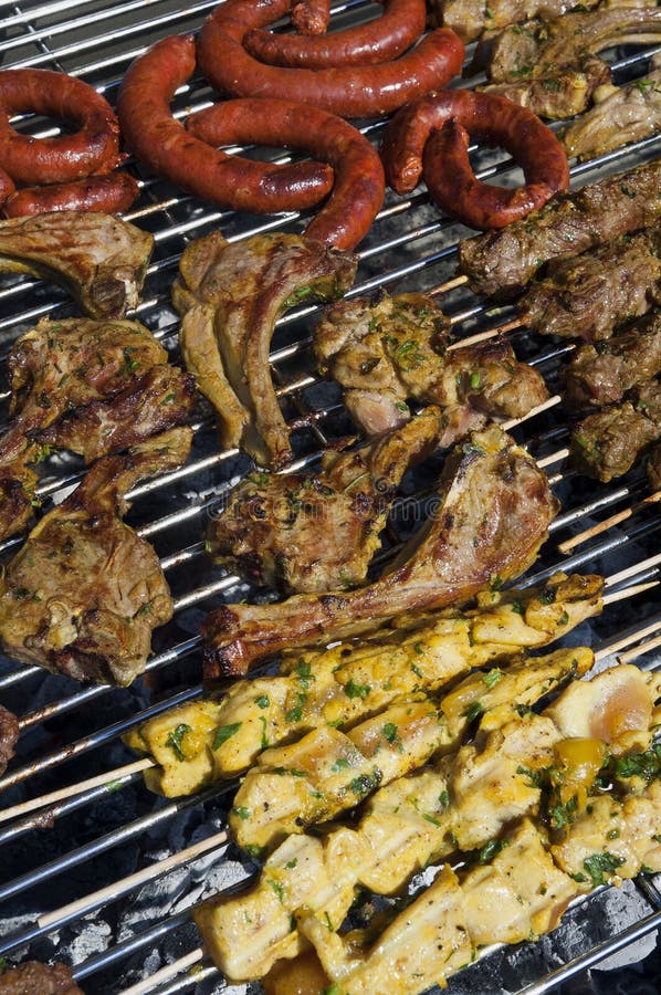 Cuisson Du Barbecue De Viande Photo stock - Image du four, bifteck ...