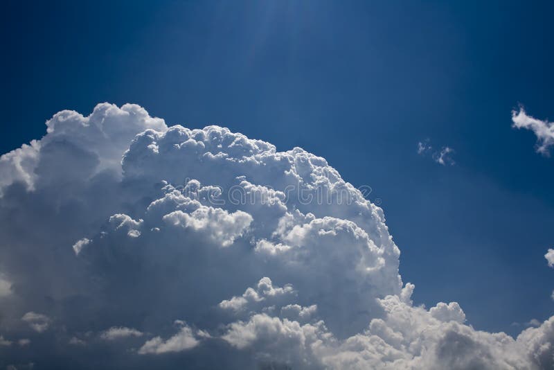 Cumulonimbusmoln arkivfoto. Bild av abstrakt, natur, bakgrund - 41744938