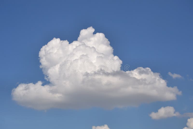 Cumulus Humilis Clouds Above The Sea And Coast Stock Image - Image of ...