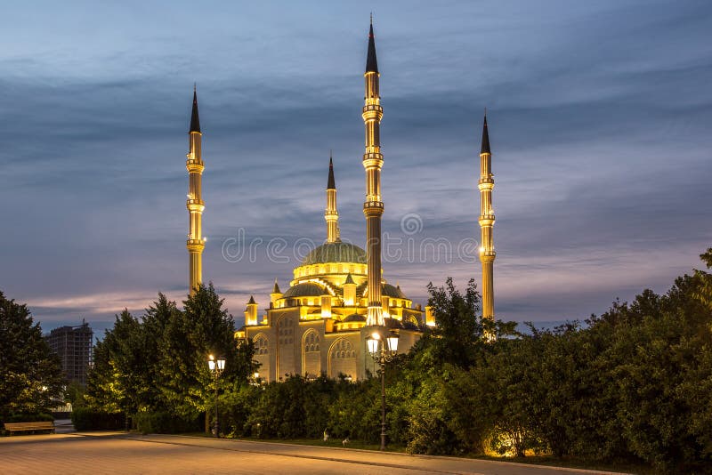 Cuore Del ` Della Moschea Del ` Della Cecenia Al Tramonto Immagine ...