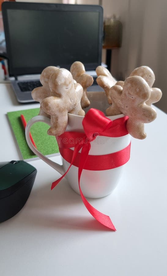 410 Mouse Laptop Cartoon Stock Photos - Free & Royalty-Free Stock ...