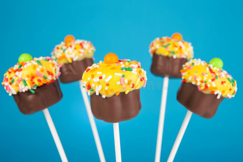 Cupcake cake pops stock photo. Image of size, lollipop - 33195248