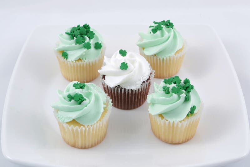 Cupcakes in plate stock photo. Image of cupcake, muffin - 38843228