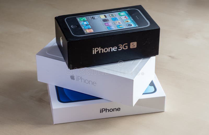 CUPERTINO, UNITED STATES - Nov 26, 2020: the Evolution of Apple IPhone ...