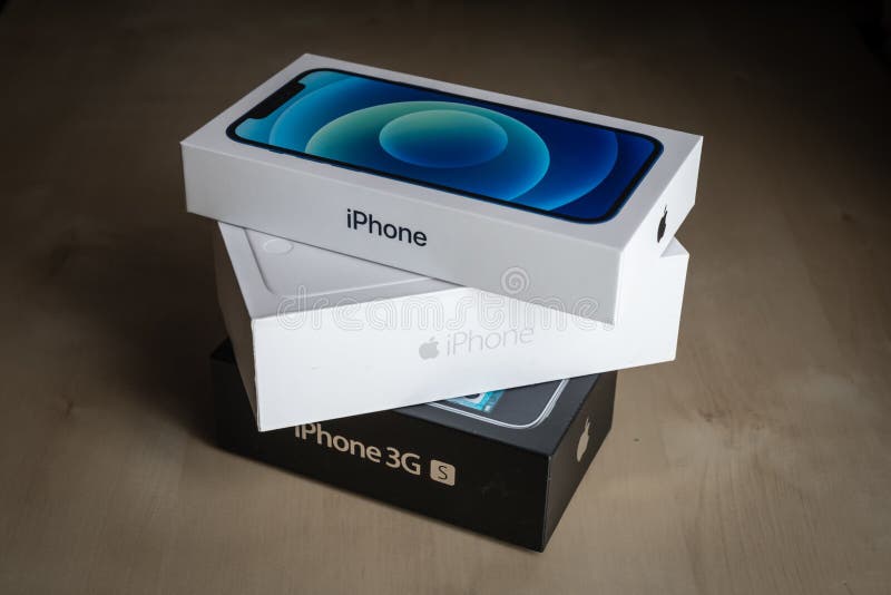 Comparison of IPhone 3G-4-5S Editorial Photo - Image of cellular ...