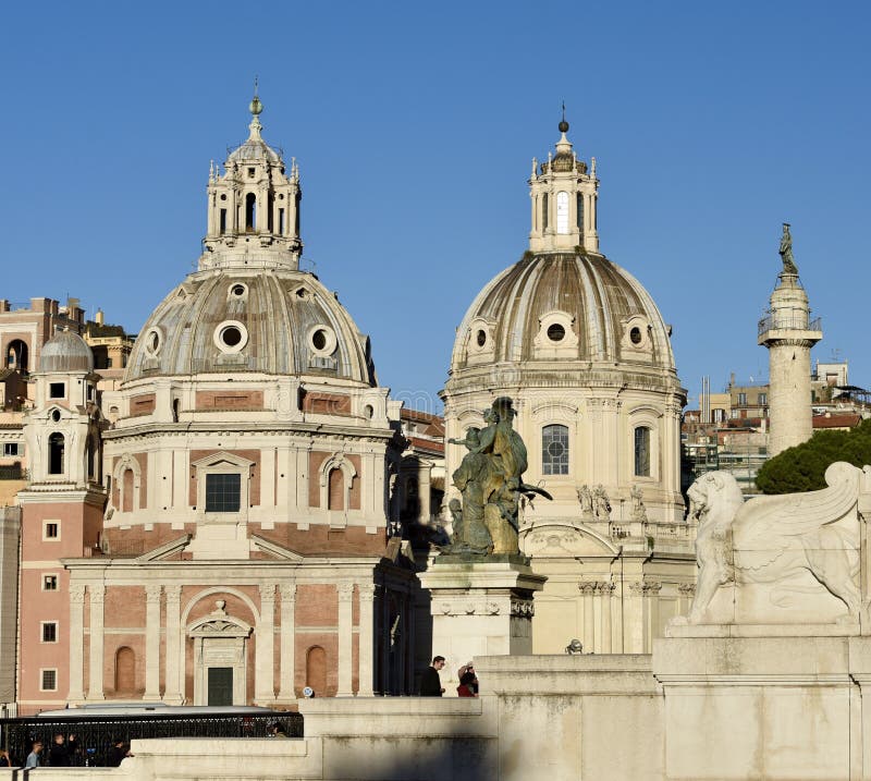 Cupole di Roma immagine stock. Immagine di colonna, romano - 48455369