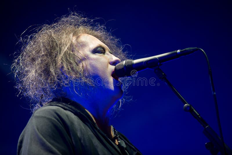 The Cure editorial photography. Image of legendary, guitarist - 79288162