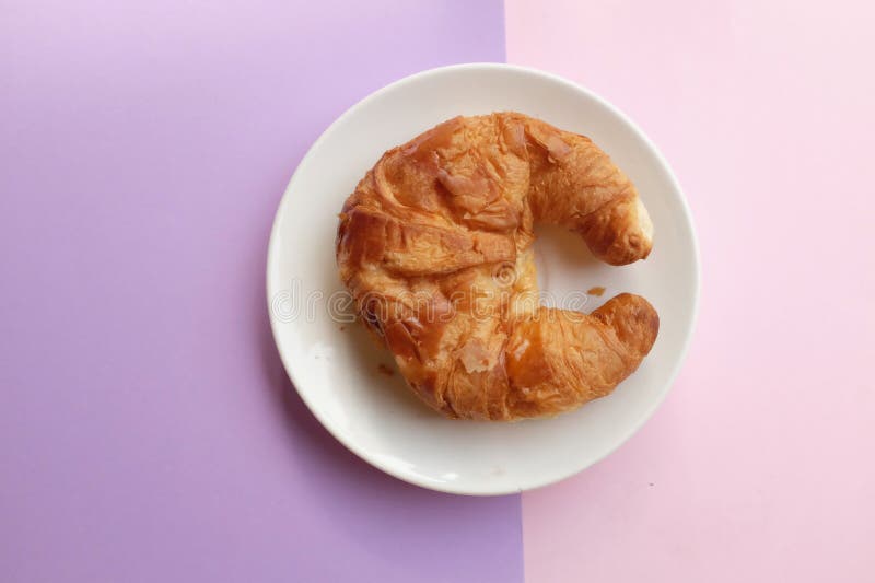 Curry Puff ,Spiral Curry Puff,curry Puff Pastry in Dish White ,fried ...