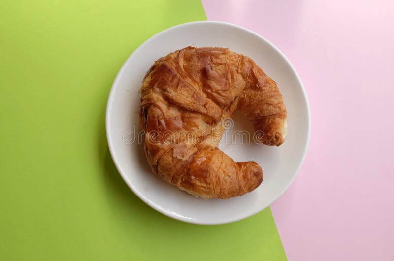 Curry Puff ,Spiral Curry Puff,curry Puff Pastry in Dish White ,fried ...