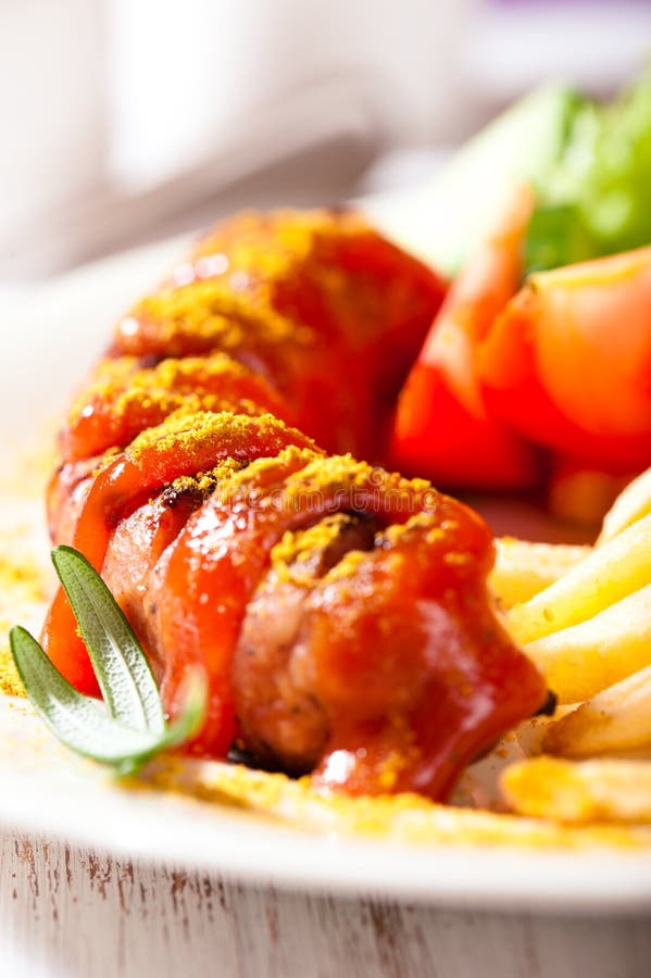 Currywurst Mit Pommes-Frites Stockbild - Bild von abendessen, küche ...