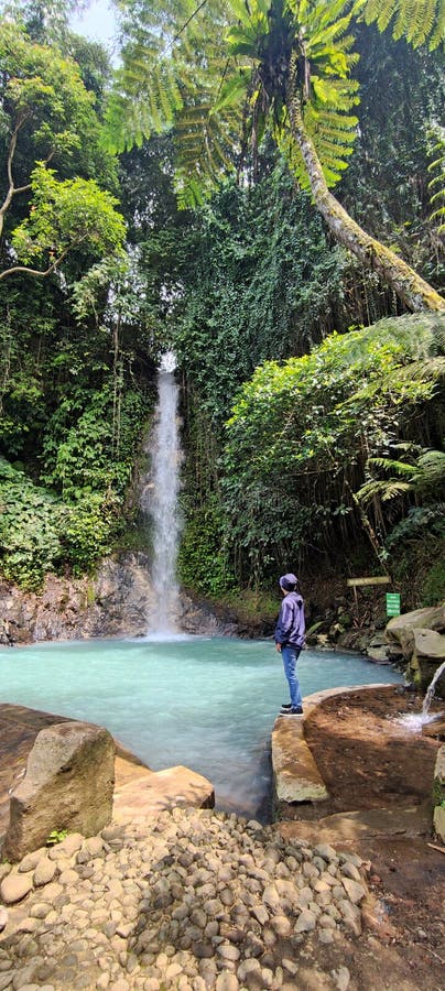 Curug Biruwaterfall Koleangkak Feriado Foto de Stock - Imagem de ...