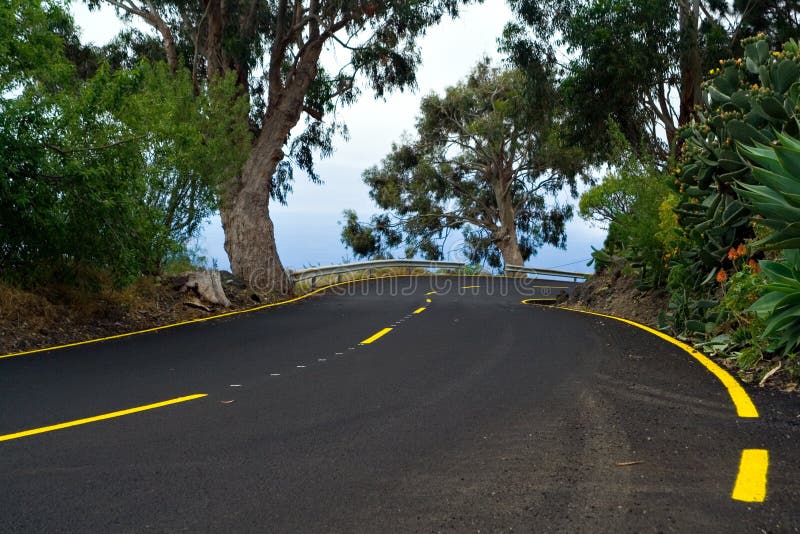 Curva pericolosa immagine stock. Immagine di icona, consiglio - 11981911