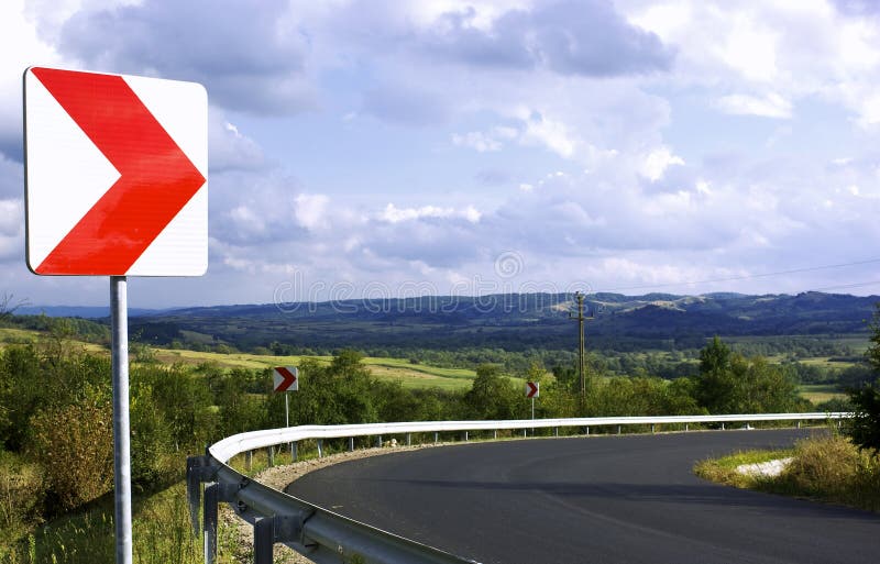 Curva perigosa imagem de stock. Imagem de acidente, risco - 16007403