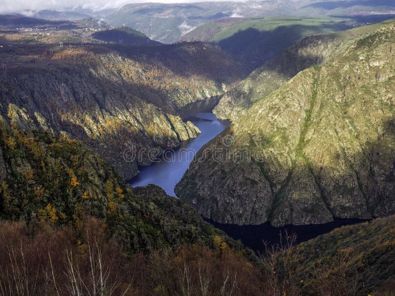 Curvas do rio Sil foto de stock. Imagem de europa, fundo - 110451850