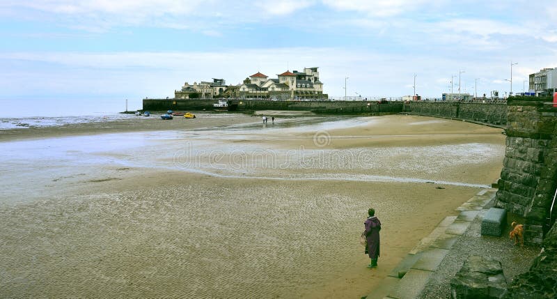 The Curved Beach of Weston-super-mare Editorial Image - Image of blue ...