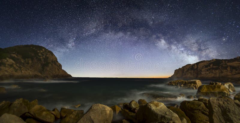 Curved Milky Way Over the Sea Stock Image - Image of river, curved ...