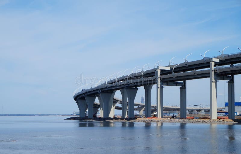 A curved viaduct stock image. Image of infrastructure - 92646389