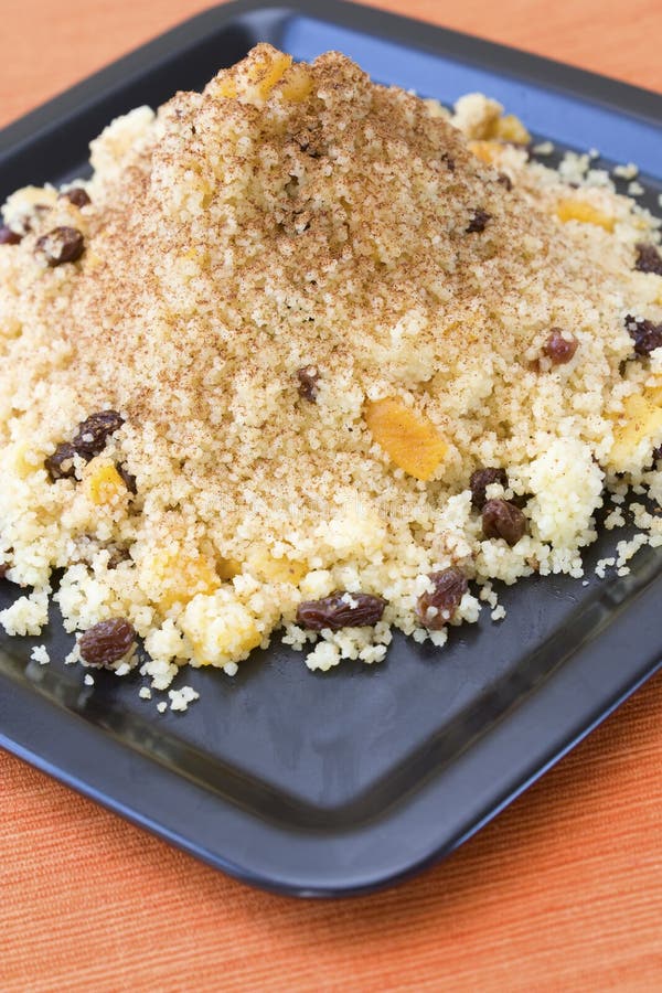 Pudín Dulce Del Cuscús (tapioca) (doce Del Cuscuz) Con El Coco Foto de ...