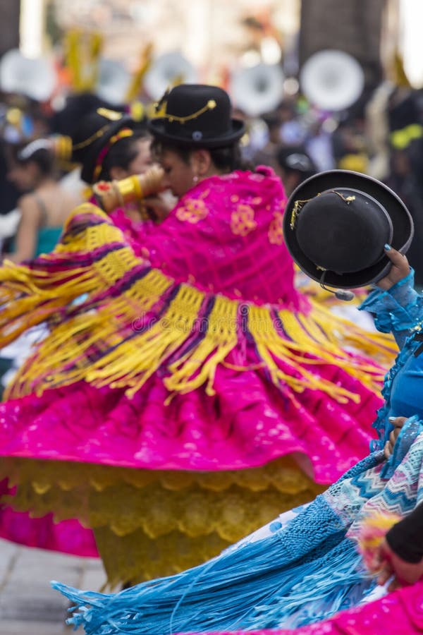 CUSCO - PERU - JUNE 06, 2016 : Peruvian Dancers at the Parade in ...
