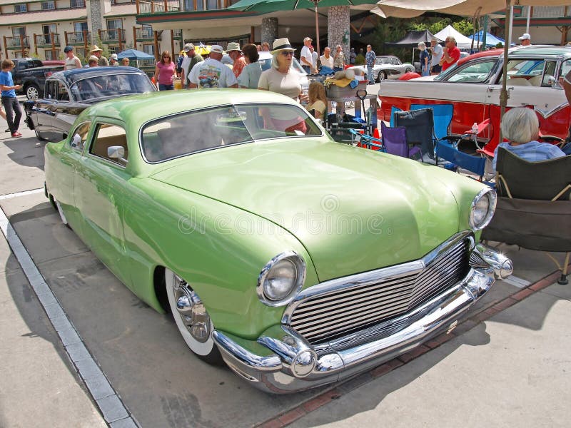 Custom Low Rider editorial stock image. Image of cruising - 27982504