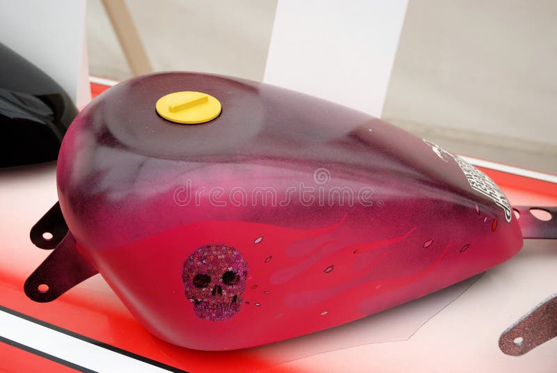 Custom motorcycles editorial photography. Image of crowd - 91190212