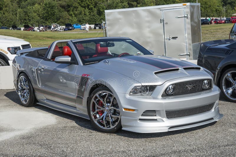 988 Ford Mustang Side View Stock Photos - Free & Royalty-Free Stock ...