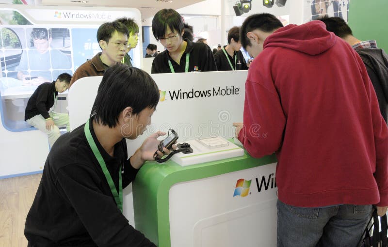 Customer Experience the Windows Mobile New Release Editorial Stock ...
