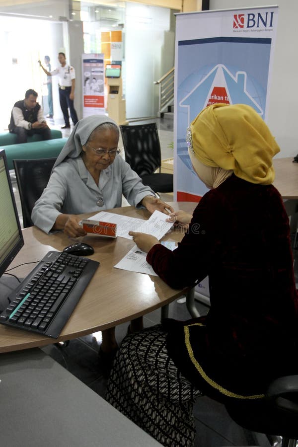 Customer service counter editorial image. Image of shopping - 35814895