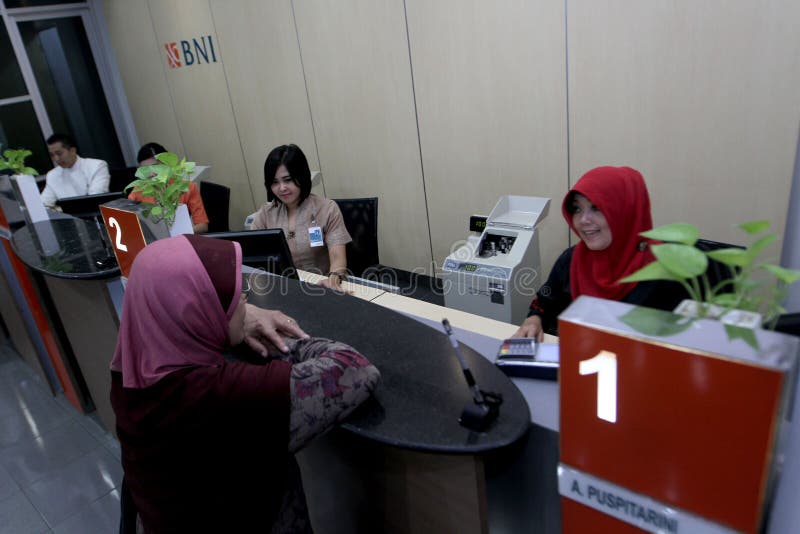 Customer sevice editorial photography. Image of employees - 53224322