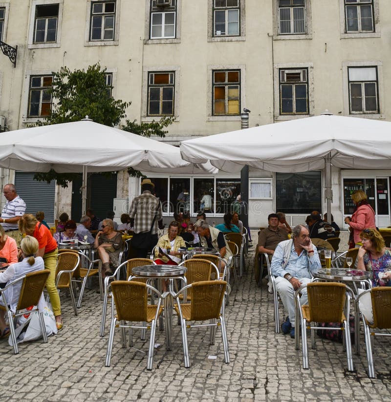Customers at Pavement Cafe in Lisbon Editorial Image - Image of baixa ...
