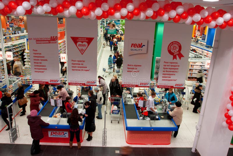 Customers Pay at the Cash Register Editorial Photo - Image of card ...