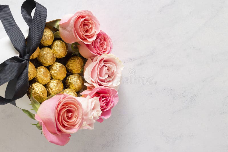 Cute Bouquet of Pink Roses with Chocolate Stock Photo - Image of ...