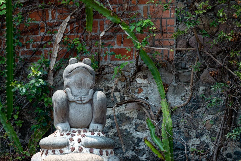 Cute Frog Statue in the Park Stock Photo - Image of nature, park: 259670622