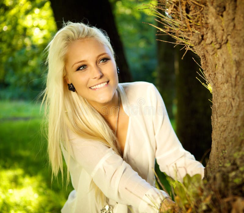 42+ Cute girl behind tree Free Stock Photos - StockFreeImages