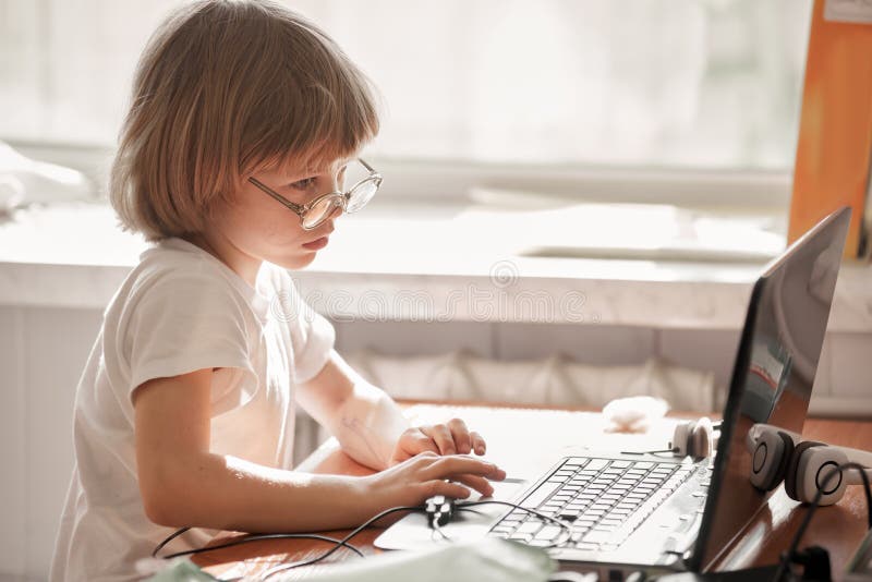 Cute Little Kid with Laptop Stock Photo - Image of hobby, cute: 101369928