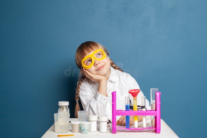 Cute Student Child Girl with Science Experiment Thinking, Dreaming and ...