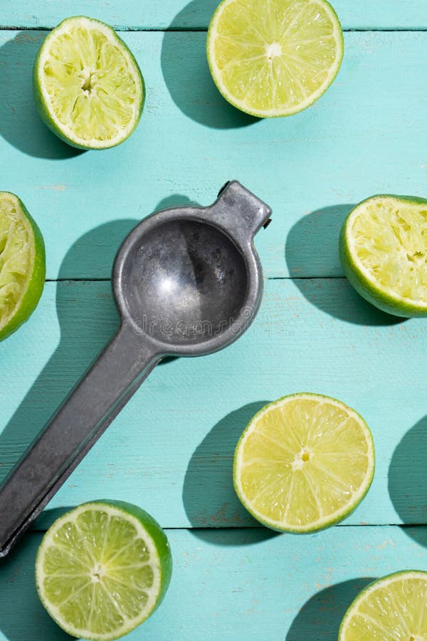 Cutted Lime and Lemon with Mint in Water Splashes Isolated on White ...