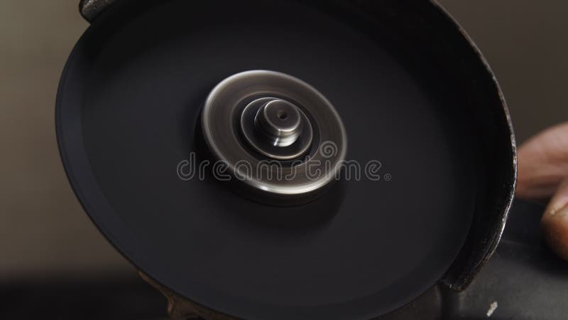 Cutting Disc Starts To Rotate after Starting Attached To Angle Grinder ...