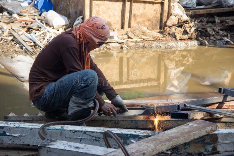 Cutting scrap metal stock image. Image of large, acetylene - 65571949