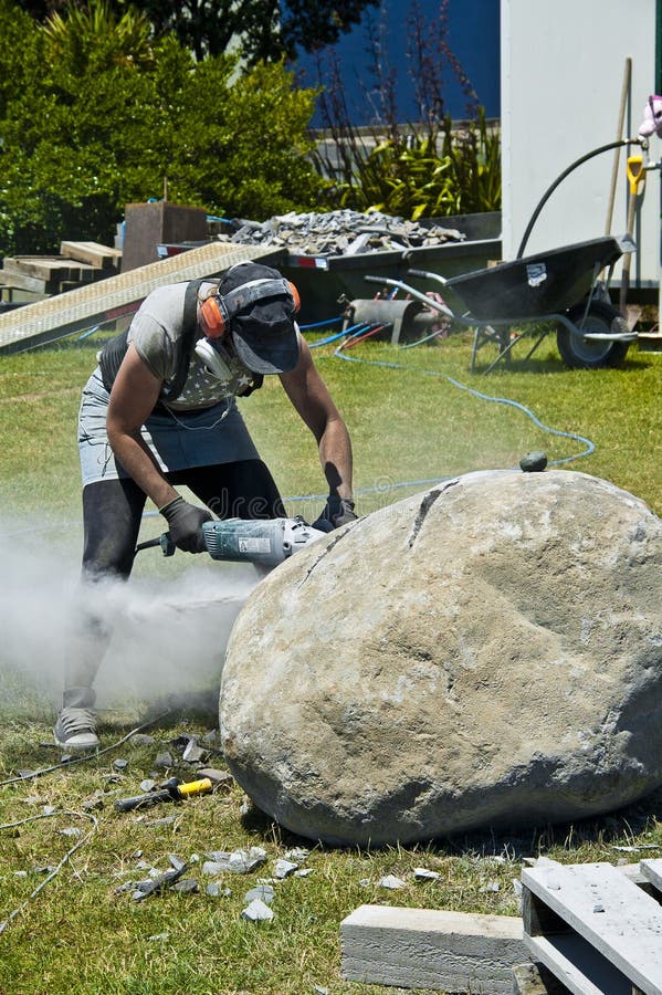 Cutting stone editorial photo. Image of diamond, worker - 35009761