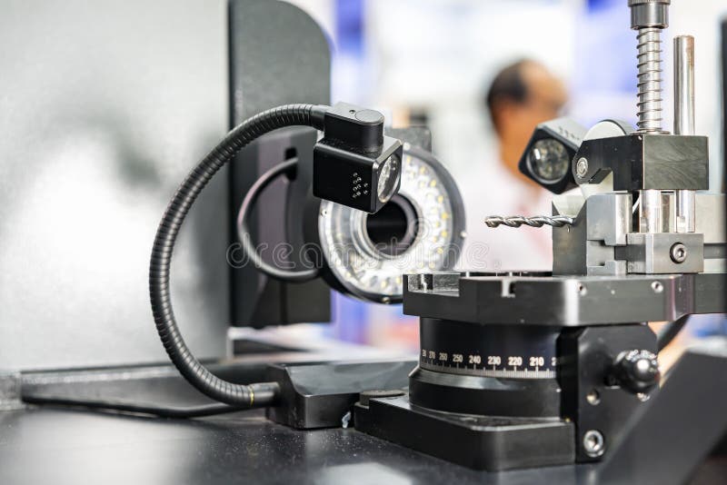 Cutting Tool Drill Bit or Milling Cutter Setup on High Accuracy and ...