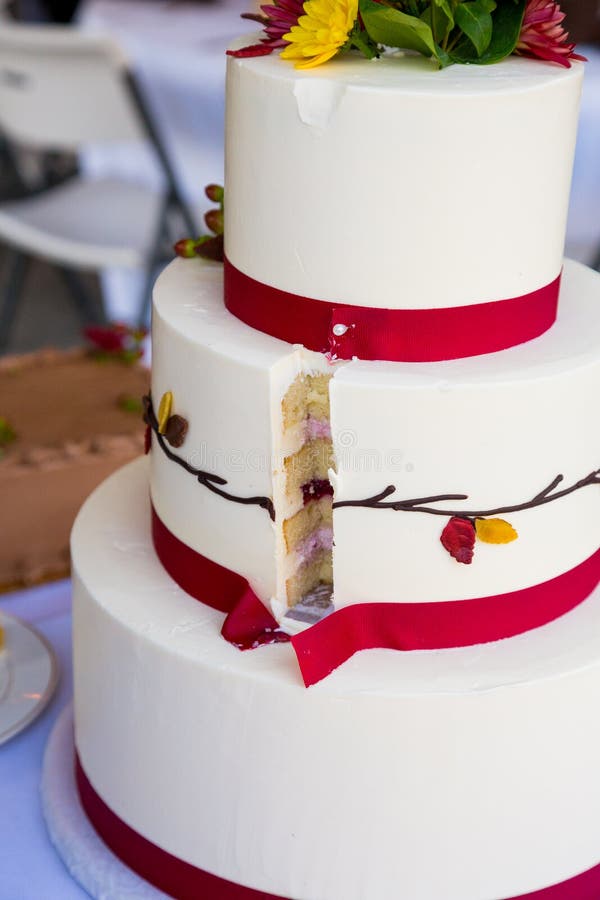 Slice Missing Wedding Cake Stock Photos - Free & Royalty-Free Stock ...